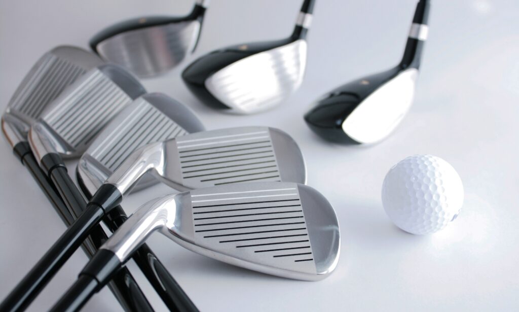 アウトイン | インドア シミレーションゴルフ – 株式会社 EVANESS